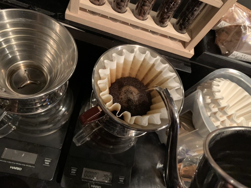 アートと共に味わう、不定期営業のコーヒースタンド「JIT COURT COFFEE」小郡駅そば - WeeeeKS - ウィークス