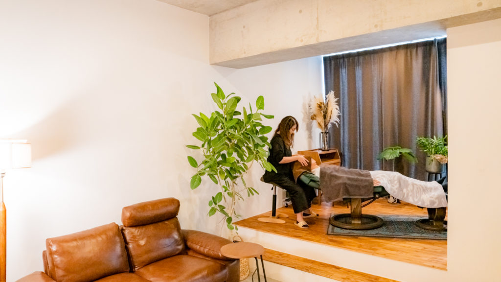 完全寝落ち！？ドライヘッドスパCalmer【カルメ】さんが気持ち良過ぎた - WeeeeKS - ウィークス