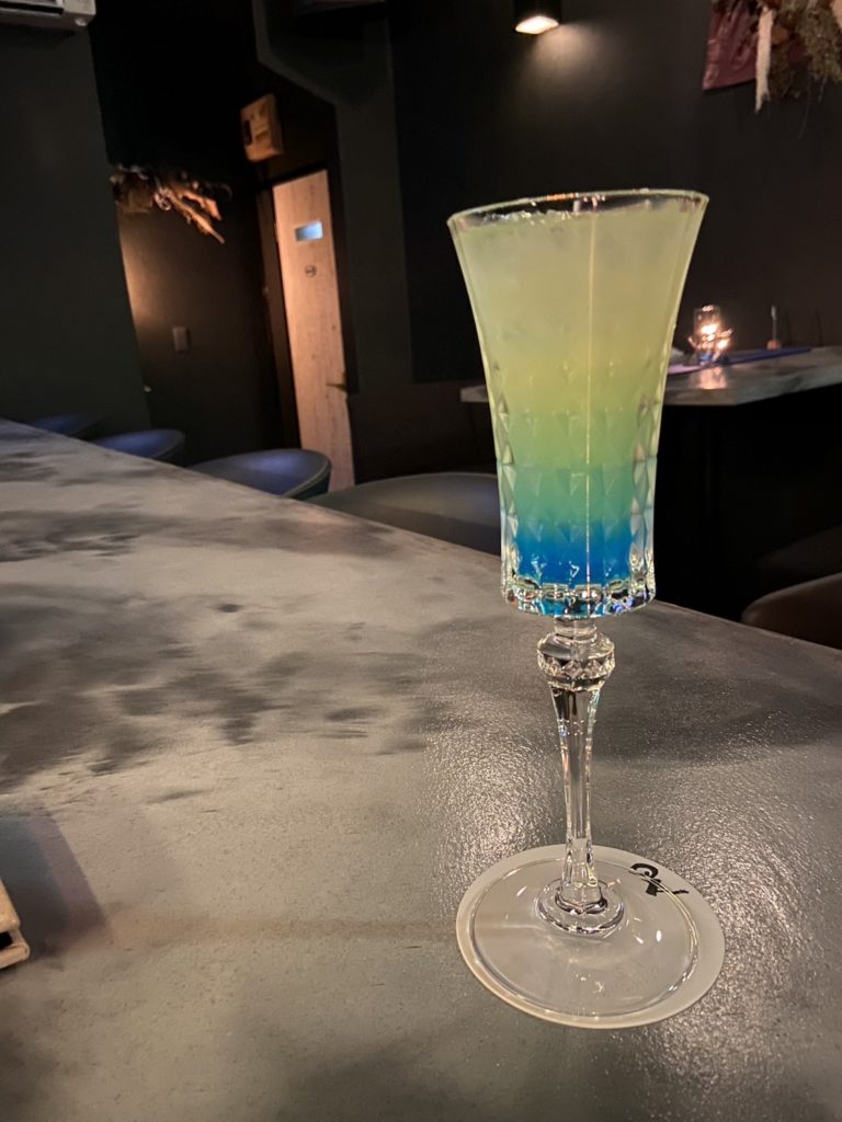 今まで知らなかったお酒の世界を、広げてみませんか？ 宮崎県日南市「BAR AO」 - WeeeeKS - ウィークス