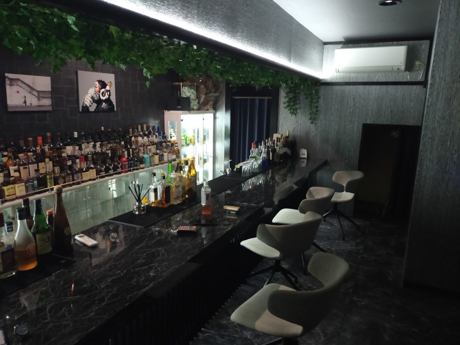 マスターの気まぐれが紡ぐ、隠れたウイスキーの宝庫「Bar Secret」佐伯市 - WeeeeKS - ウィークス