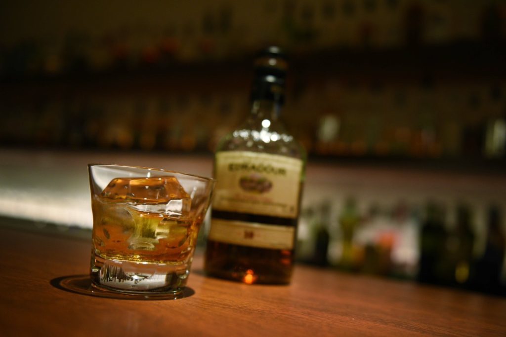 カジュアルな隠れ家バー「Bar Jardin Secret」で世界の洋酒とカクテルを楽しむ｜宮崎市 - WeeeeKS - ウィークス