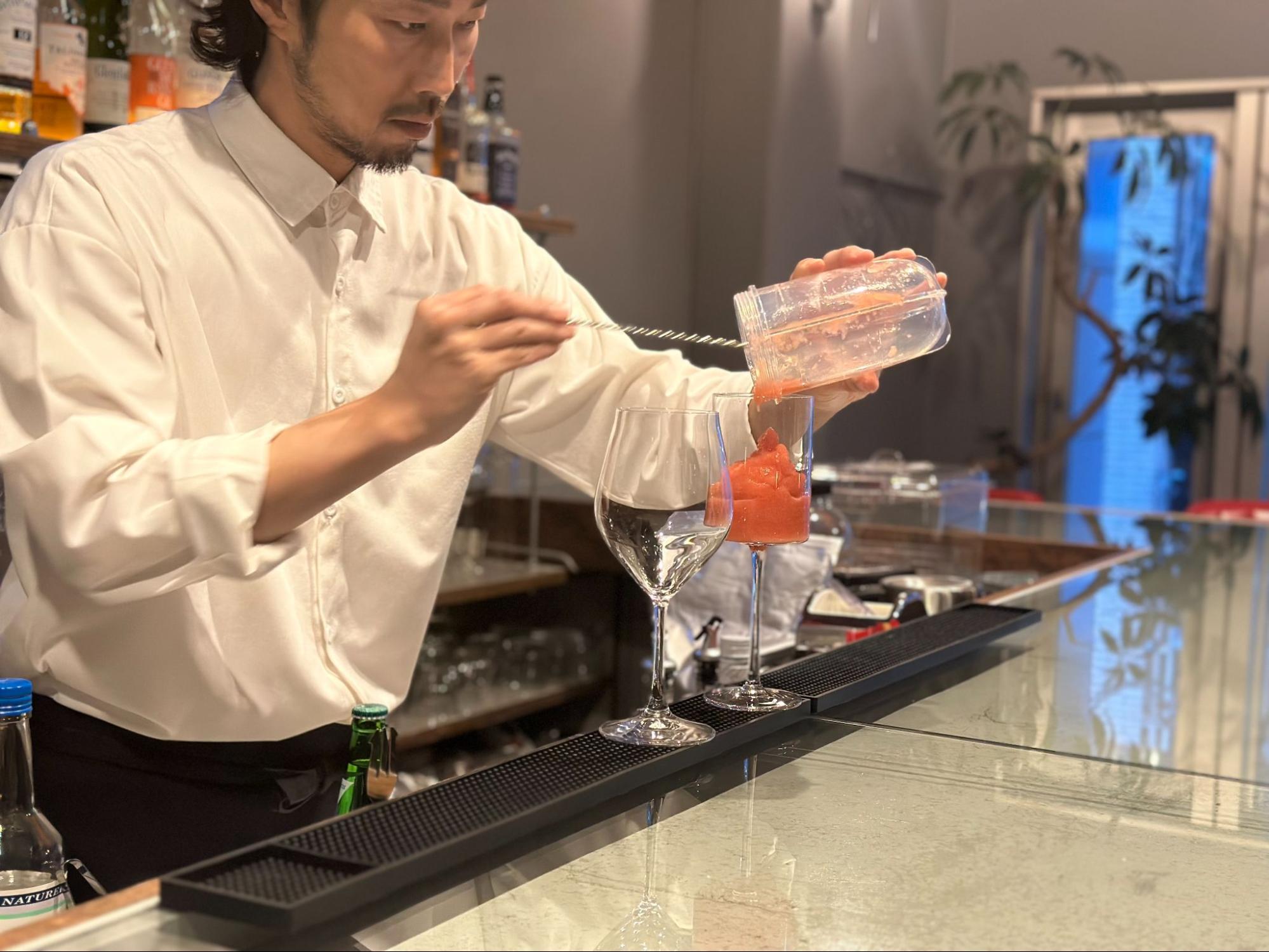 ニシタチの特別な夜を彩るカジュアルなワンショットバー「underbar」｜宮崎市橘通西 - WeeeeKS - ウィークス