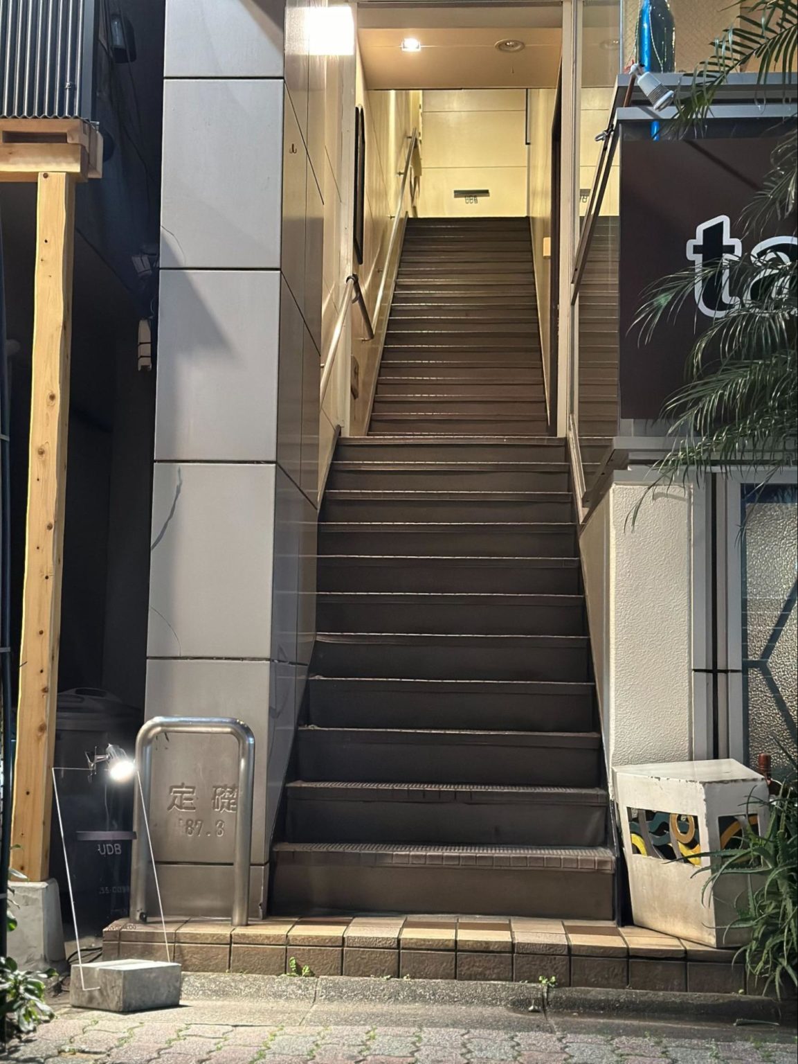 ニシタチの特別な夜を彩るカジュアルなワンショットバー「underbar」｜宮崎市橘通西 - WeeeeKS - ウィークス