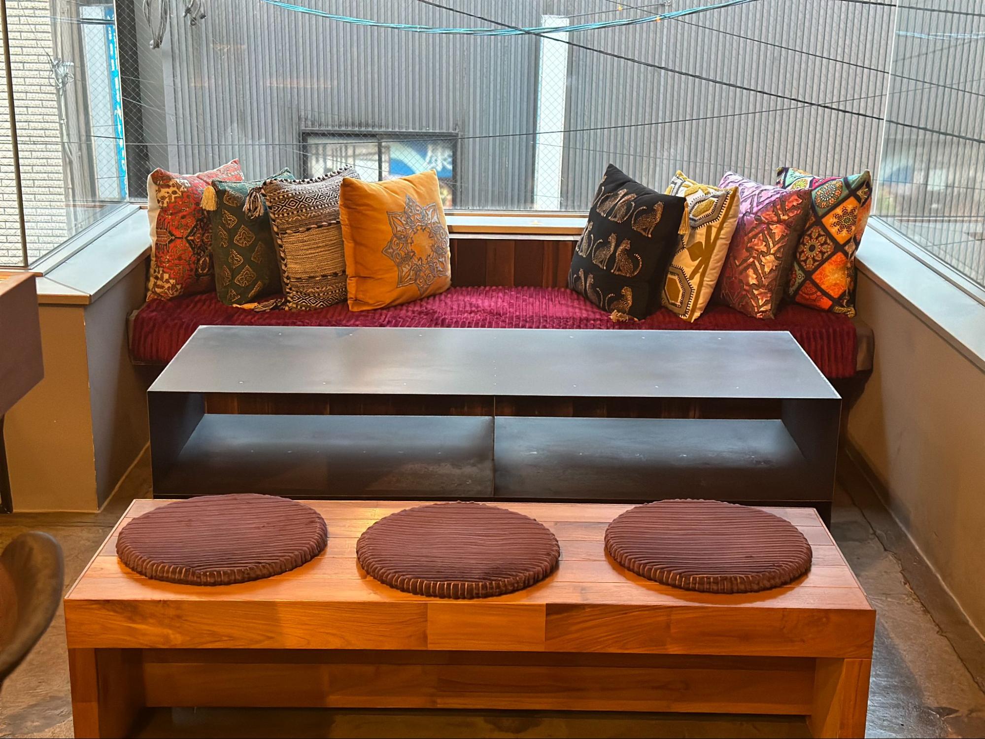 ニシタチの特別な夜を彩るカジュアルなワンショットバー「underbar」｜宮崎市橘通西 - WeeeeKS - ウィークス