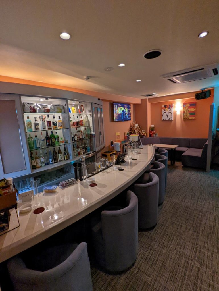 ゲームで飲み代1ヶ月半額券をゲット！遊び心満載の「BAR PinPon」大分市 - WeeeeKS - ウィークス