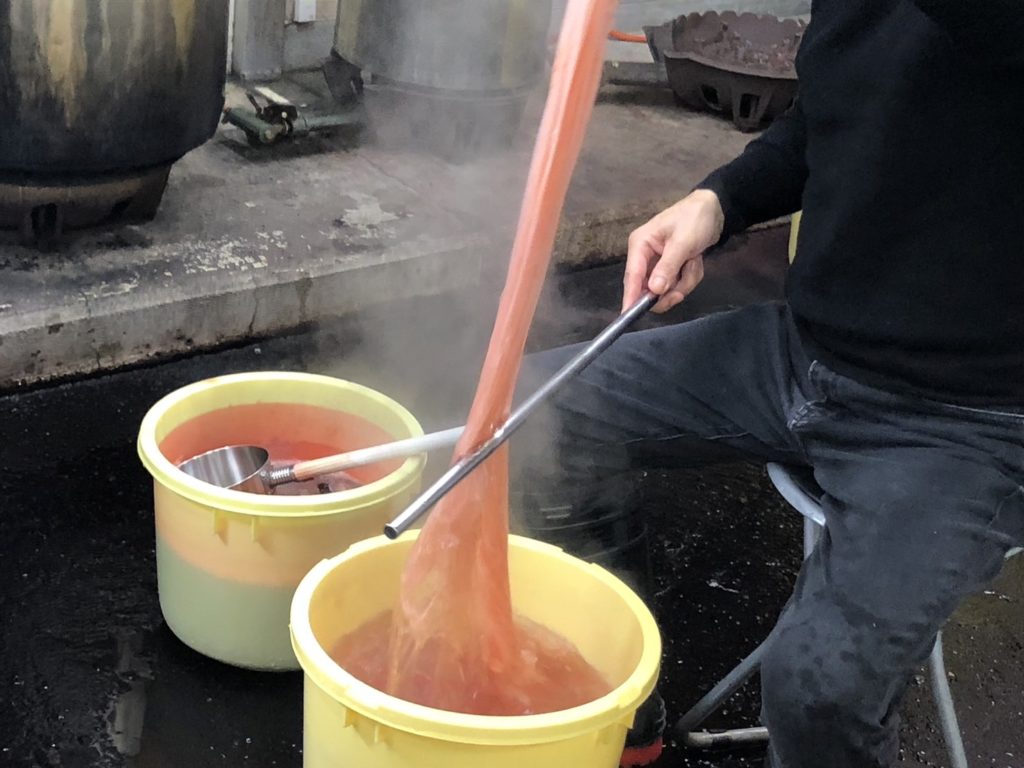 秋月の自然が織りなすやさしい色合い「工房夢細工」の草木染めの魅力 - WeeeeKS - ウィークス